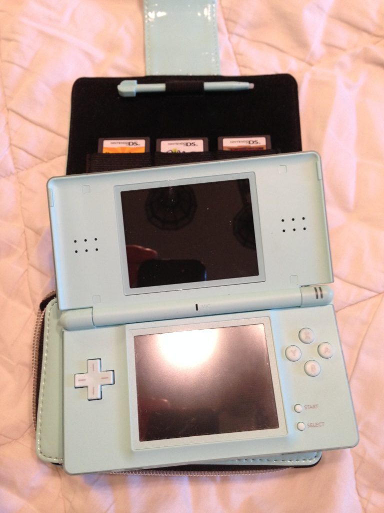 Nintendo DS Lite Limited Edition Ice Blue con Brain Age - Revisión ...